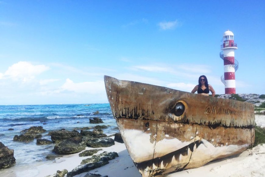 Conoce el Icónico Faro de Cancún - MexicoTrip - Viaja por México